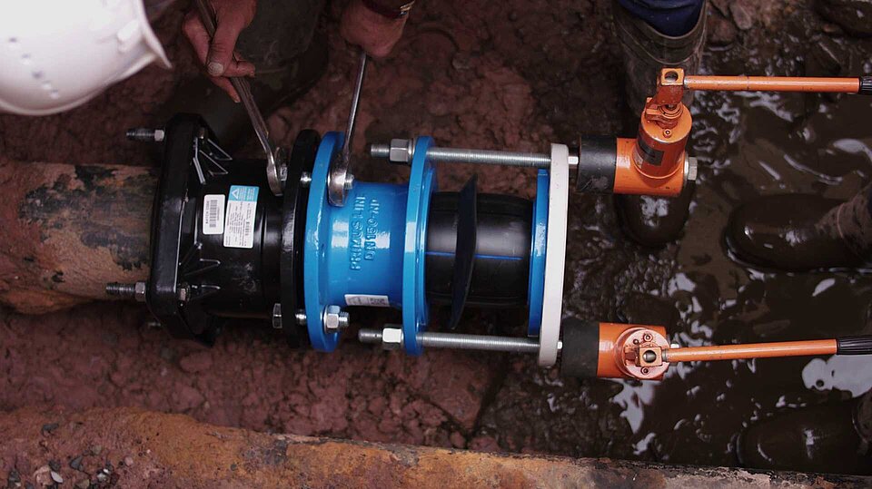 Trenchless method for the rehabilitation of pipelines: Primus Line